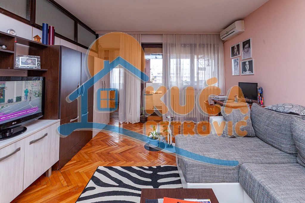 četvorosoban stan, 74 m2, Bulevar Nemanjića, Bulevar Nemanjića ID: p-05078