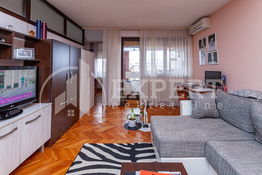 četvorosoban stan, 74 m2, Bulevar Nemanjića, Bulevar Nemanjića ID: p-05078