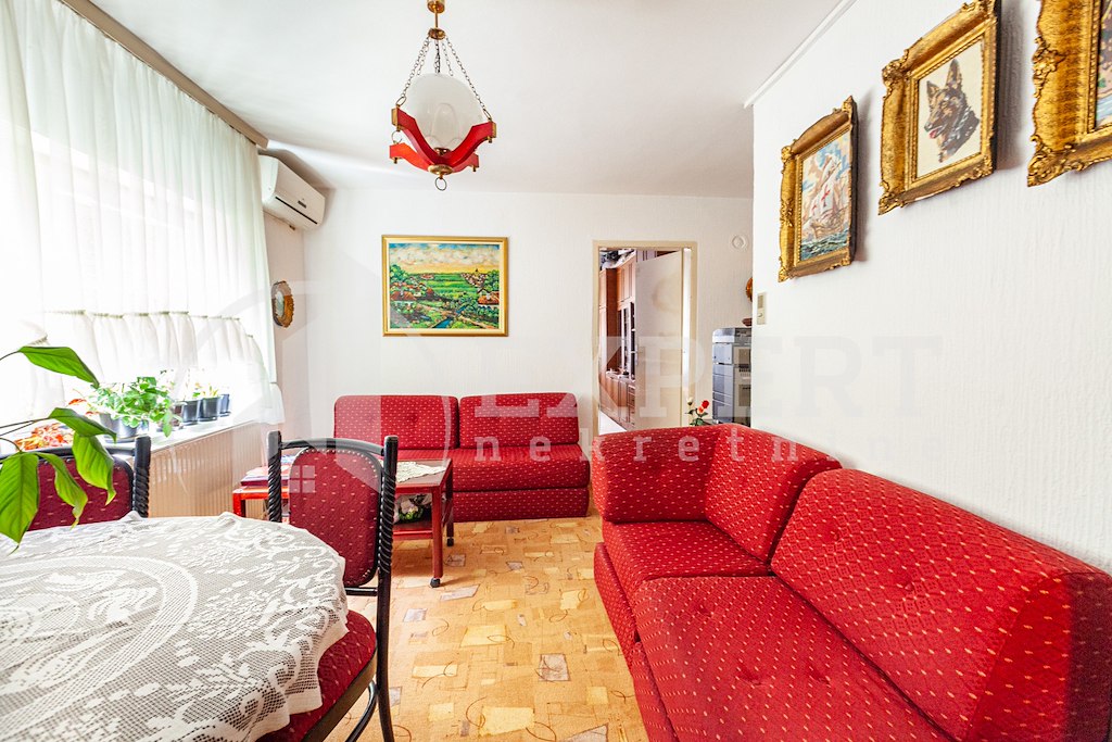 četvorosoban stan, 80 m2, Centar, 7. jula ID: p-03584