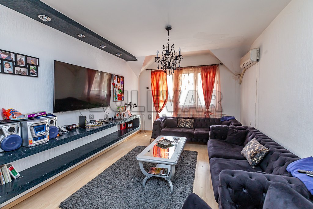 četvorosoban stan, 200 m2, Bulevar Nemanjića, Bulevar Nemanjića ID: p-08729