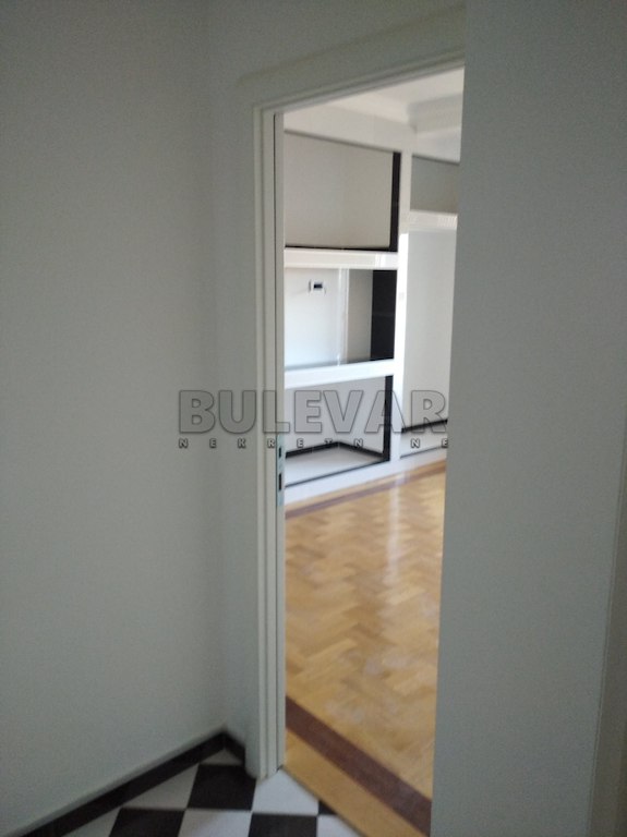 četvorosoban stan, 165 m2, Centar, Ćirila i Metodija ID: p-05874