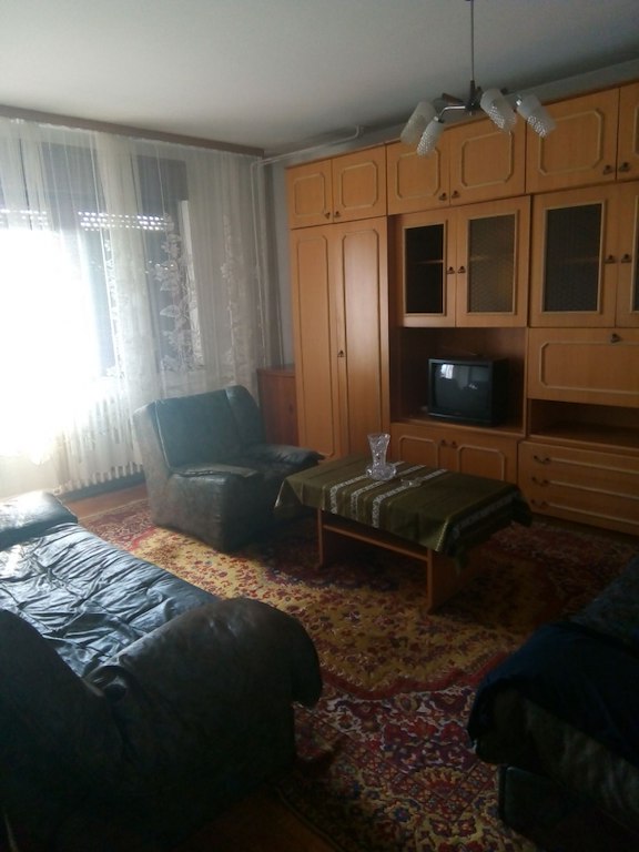 četvorosoban stan, 132 m2, Medijana, Obrenovićeva ID: p-0407