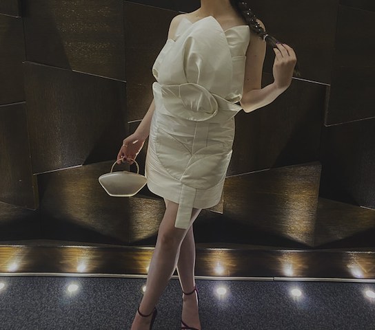 Haljina šivena po haljinama Mihano Momosa