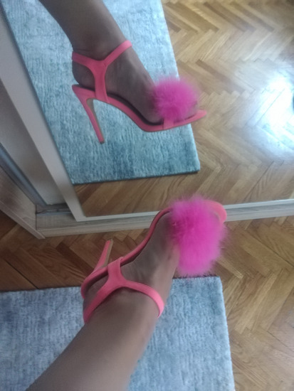 Pink sandale perje
