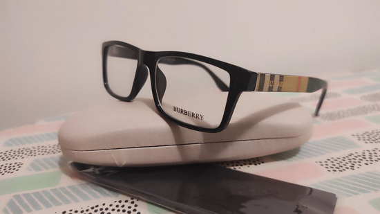 BURBERRY Elegantni model BE2211 dioptrijski okvir