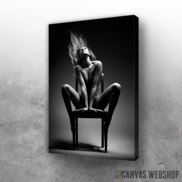 Slika Nude woman on chair
