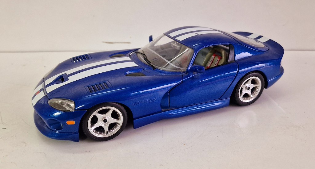 DODGE VIPER GTS COUPE – BURAGO – 1:18 – NEKORISCEN!