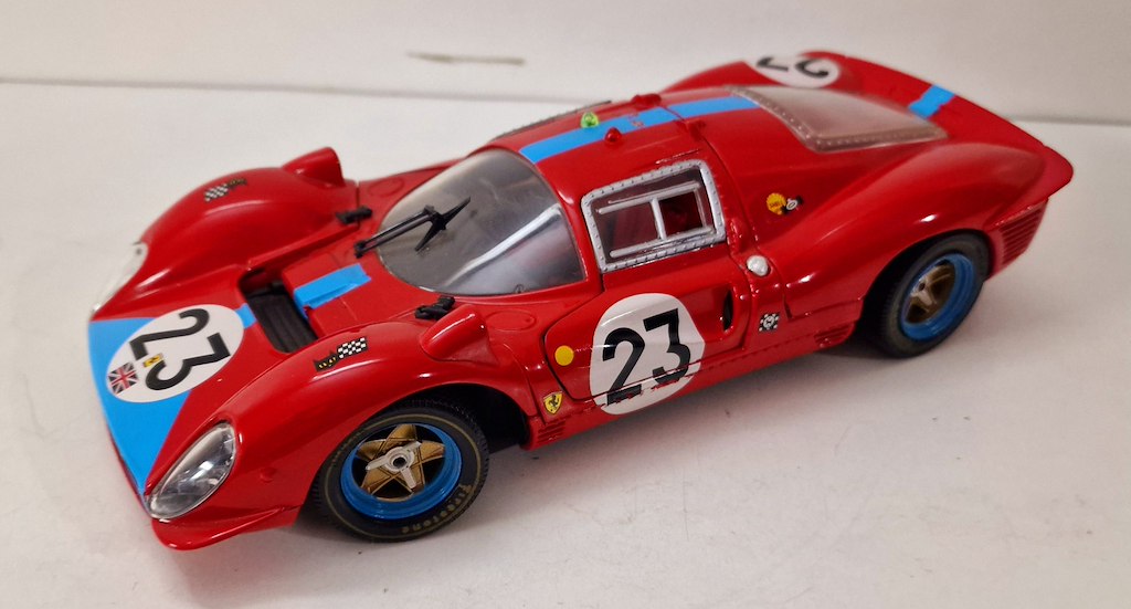 FERRARI 330 P4 – JOUEF EVOLUTION – 1:18 – ODLICAN!