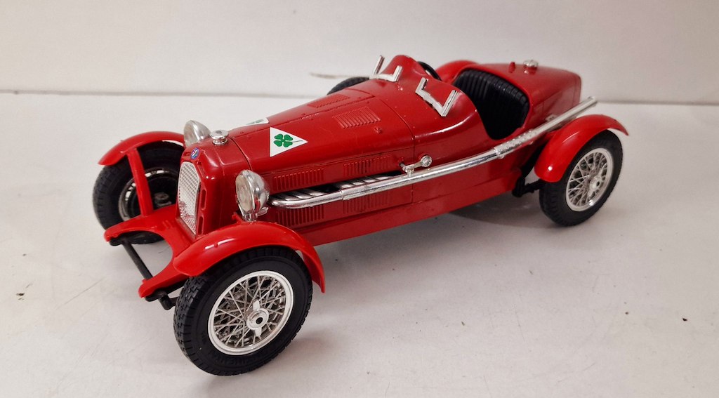 ALFA ROMEO 2300 MONZA 1934 – BURAGO – 1:18 – ODLICAN!