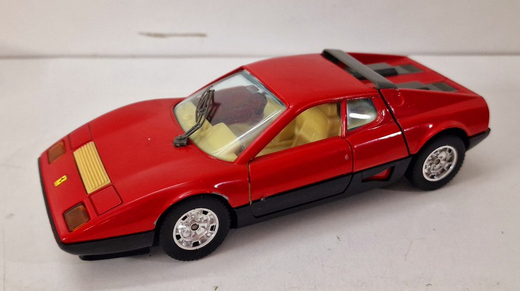 FERRARI BB 512 – BURAGO – 1:24 – ODLICAN!