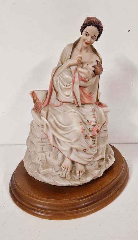 PRELEPA STARA PORCELANSKA FIGURA – MAJKA SA DETETOM – 3