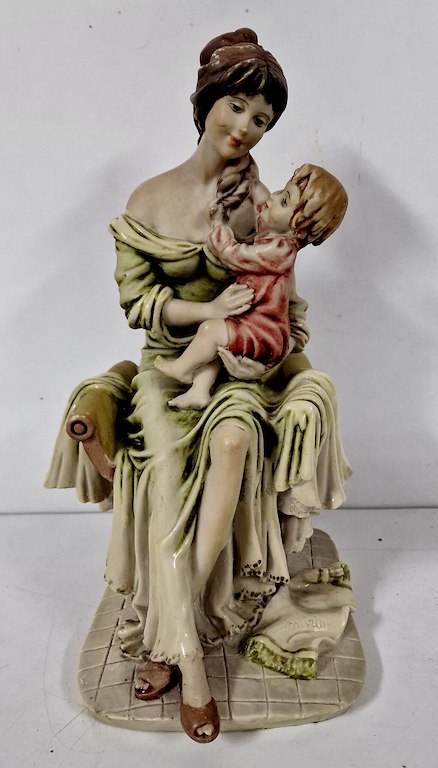 PRELEPA STARA PORCELANSKA FIGURA – MAJKA SA DETETOM – 2