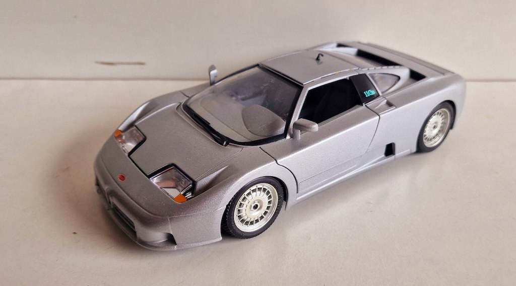 BUGATTI EB 110 – 1990 GOD. – BURAGO – 1:18 -KAO NOV!