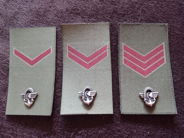 Vojnicki cinovi vs komplet sa oznakam roda vojske
