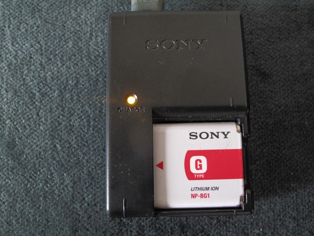 Sony punjač BC-CSGB i baterija NP-BG1