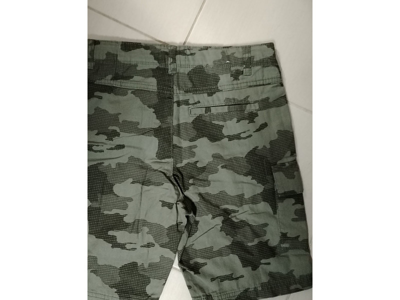 00118 pantalonice BENETTON VEL 7-8