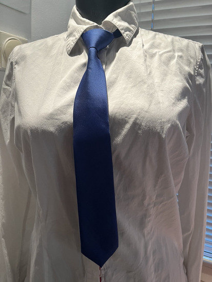 Zenska kravata bez vezivanja