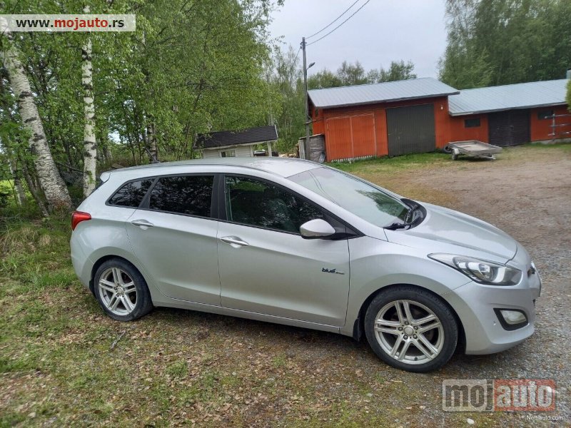 HYUNDAI i30 POLOVNI DELOVI