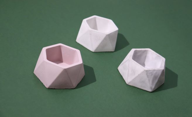 Betonska „Origami“ saksijica