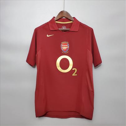 Arsenal 2005/2006 domaci dres