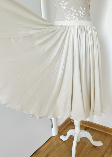Escada svilena suknja
