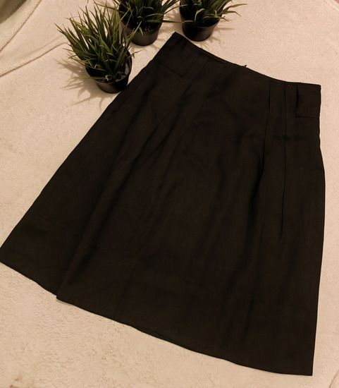 Crna suknja M