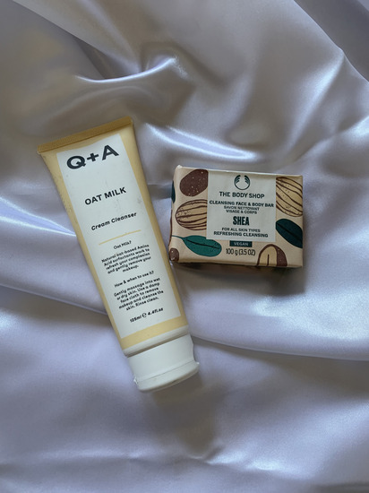 Q+A milk cleanser + The Body Shop *NOVO