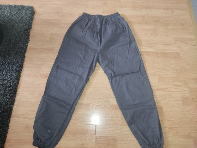 Pantalone dzeparice ustrucene