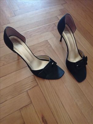 Nove crne kožne sandale