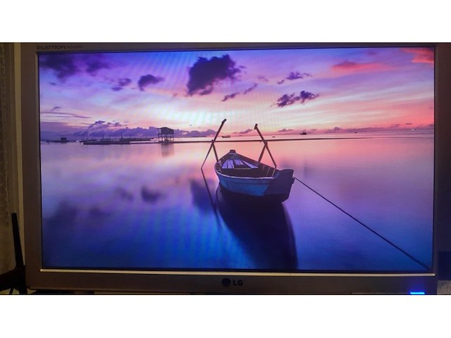 LG W2442PA  24inca LED  Full HD HDMI   monitor  ugradje
