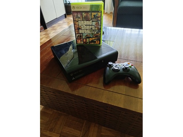 Xbox 360 E 4GB Console