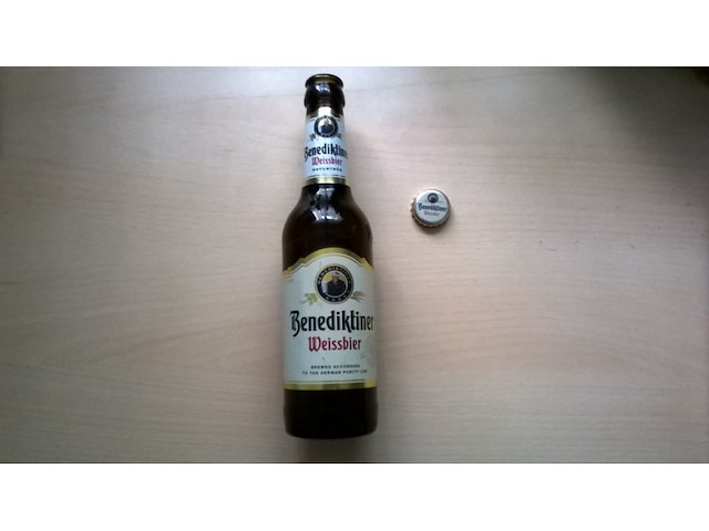 Prazna flaša BENEDIKTINER Weissbier 330ml sa čepom