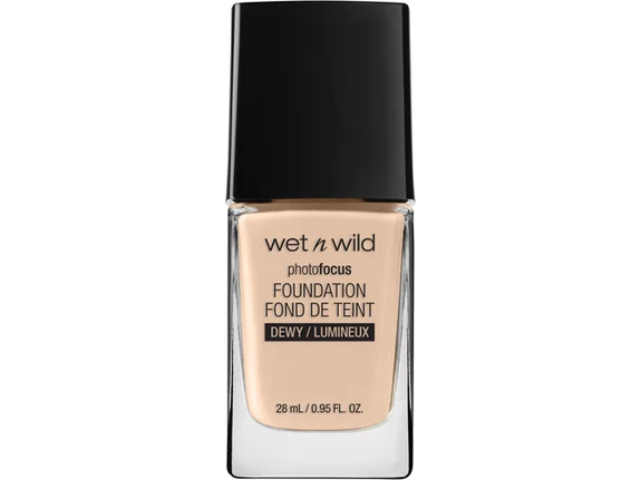 Wet n Wild Tečni puder Photo Focus Dewy -Soft Ivory