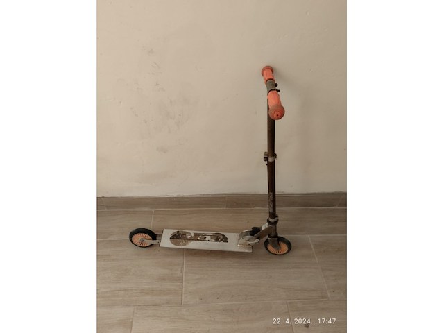 Trotinet Scooter
