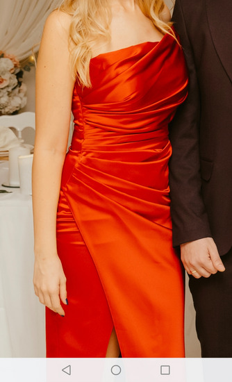 Svecana crvena haljina