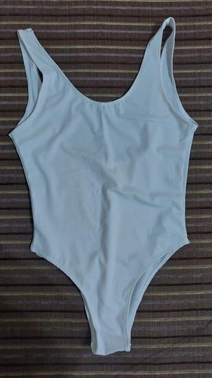 Jednodelni beli kupaći kostim NOVO