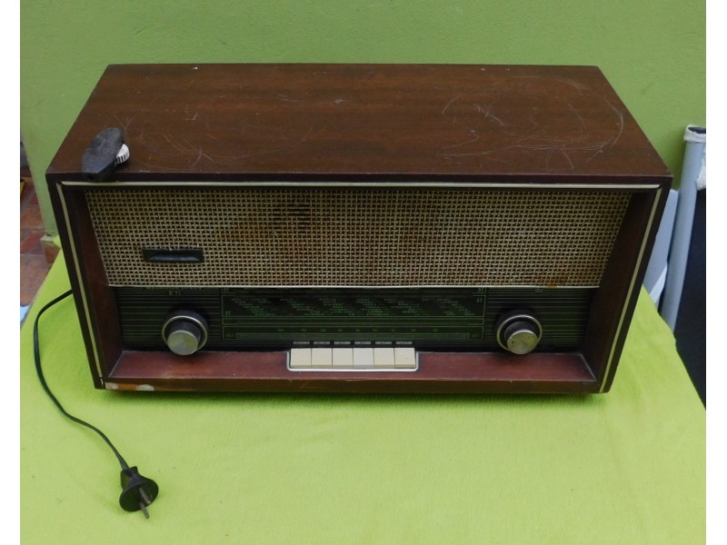 Stari radio - Melodija Luxus E 71