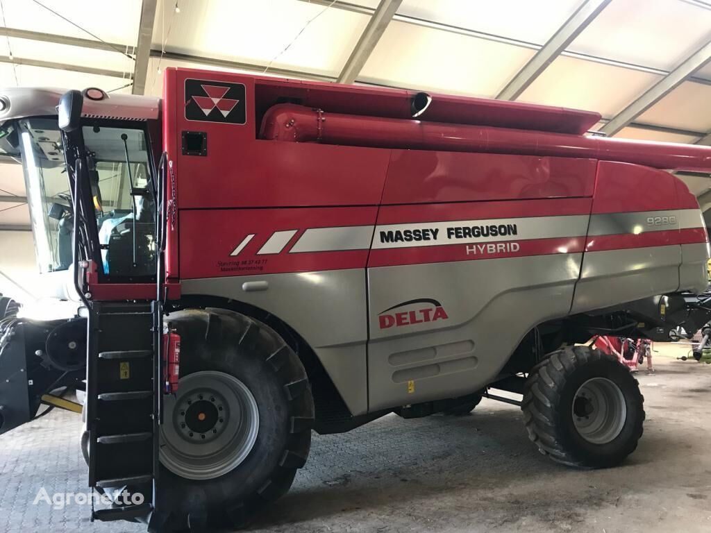 Prodaje se Massey Ferguson 9280 kombajn za žito na aukciji
