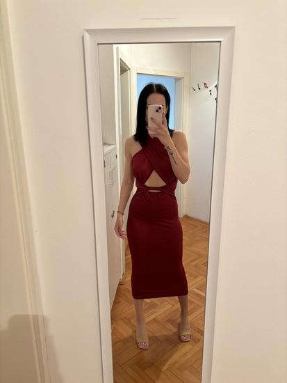 Elegantna vino crvena haljina