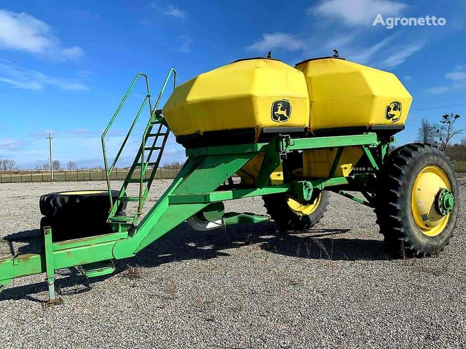 John Deere 1910 Bunker dlya suhih mineralnyh udobreniy kombinovana sejalica