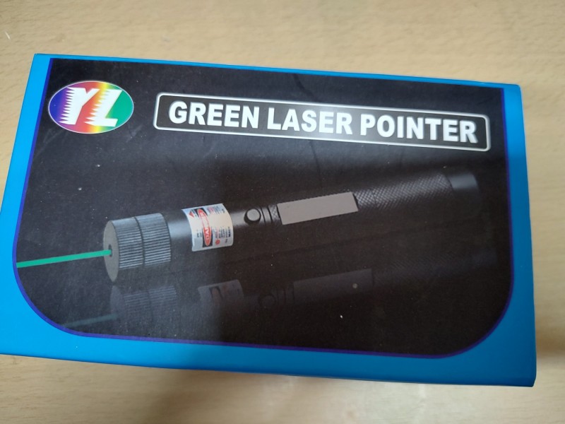 Zeleni laser sa zakljucavanjem
