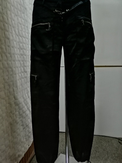 BENETTON pantalone zenske 1