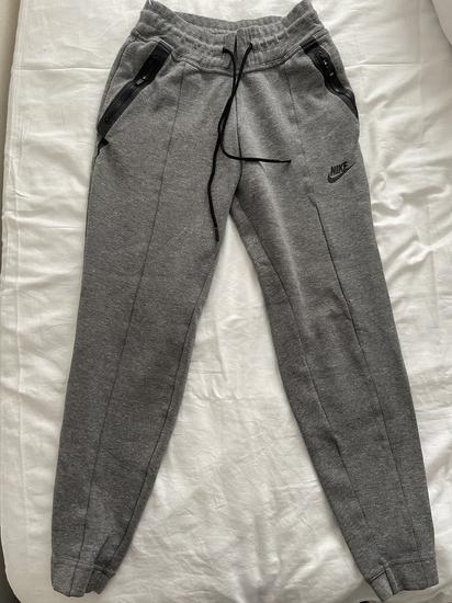 Nike tech fleece original snizene