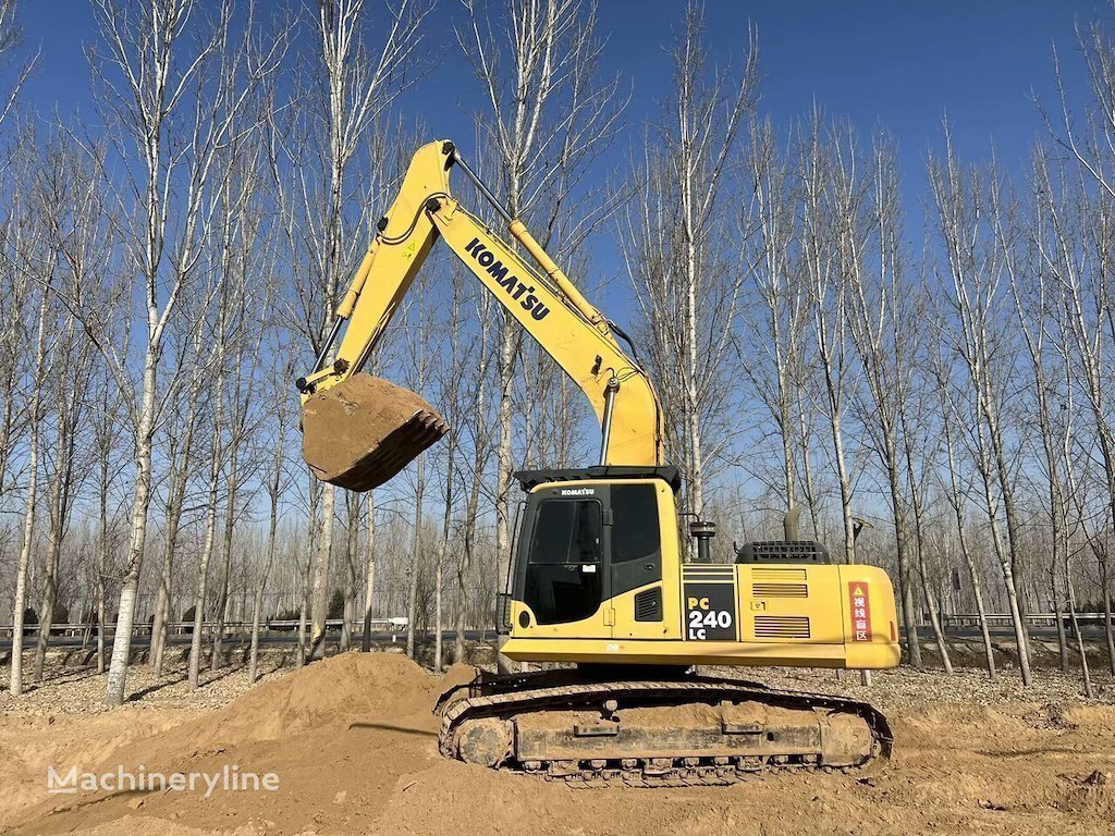 Komatsu PC240LC-8MO bager guseničar