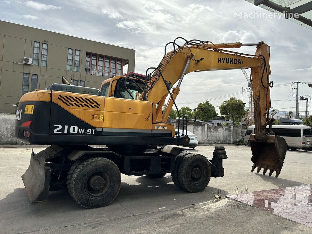 Hyundai R210W-9 bager točkaš