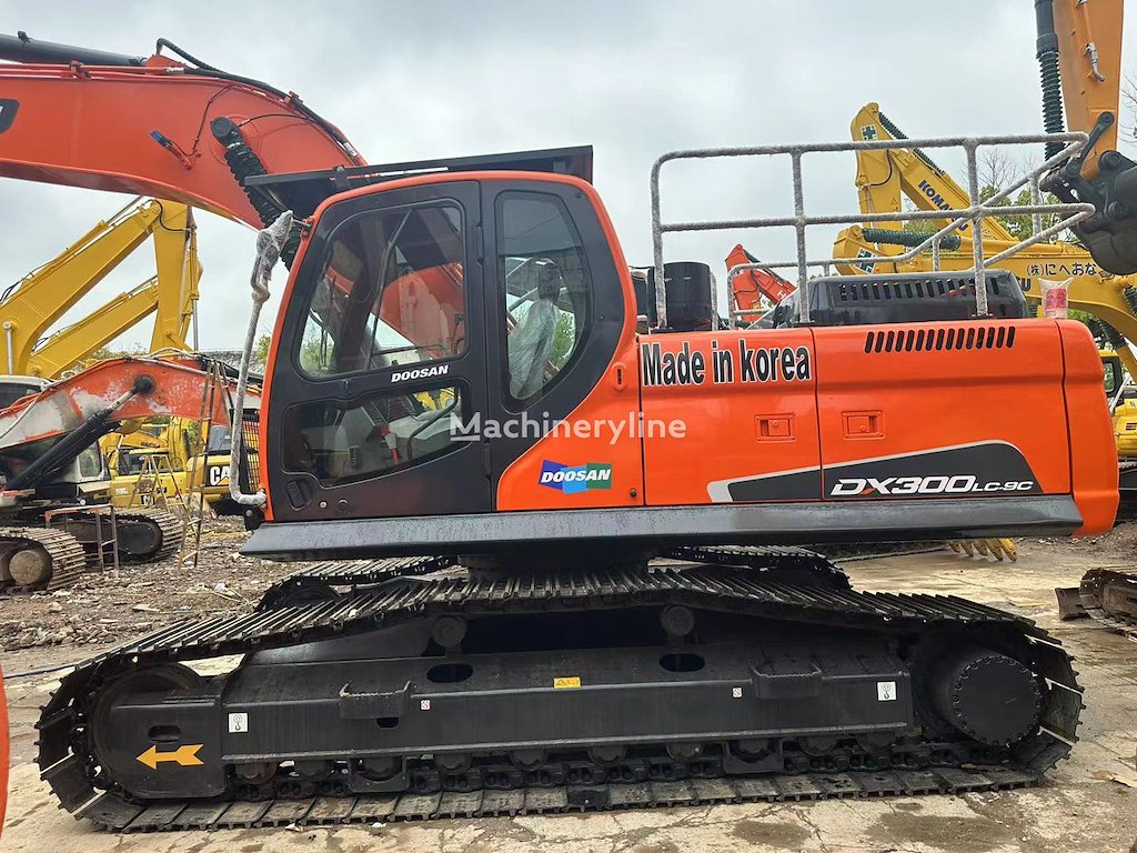 Doosan DH300 bager guseničar