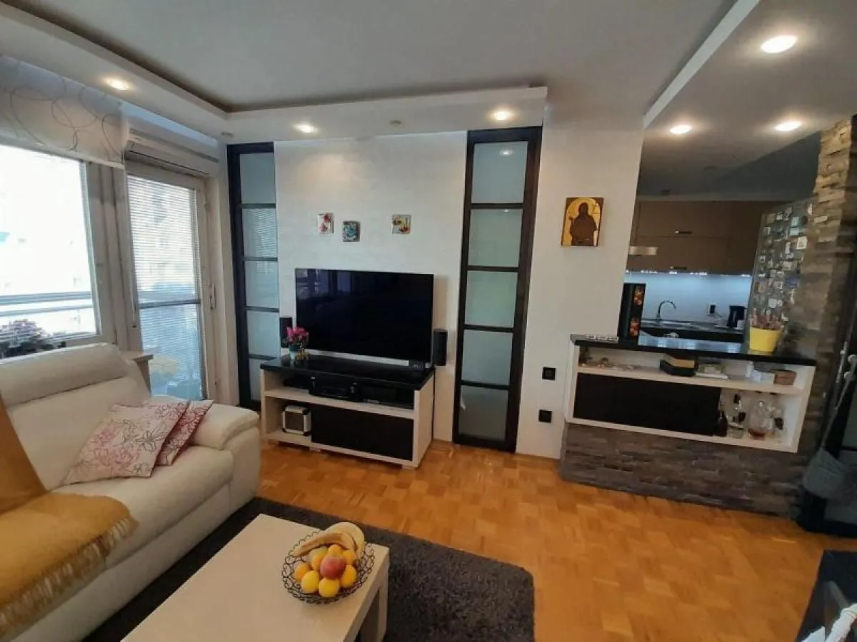 Prodaja, trosoban stan, 70m2, Bulevar Oslobodjenja, Novi Sad, Novi Sad