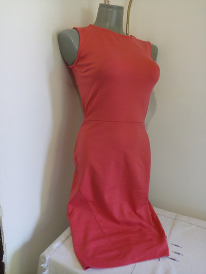 Amisu rozecrvena haljina 34
