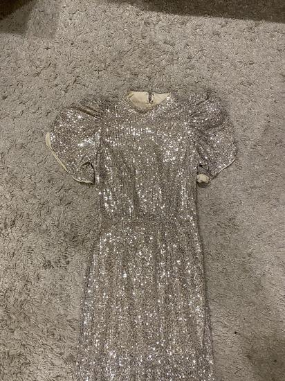 svecana haljina sa sljokicama