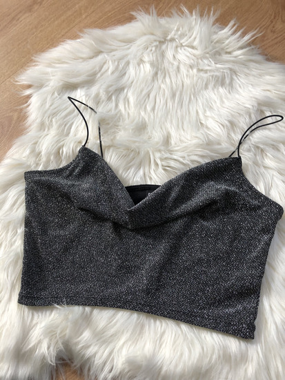 HM srebrni crop top